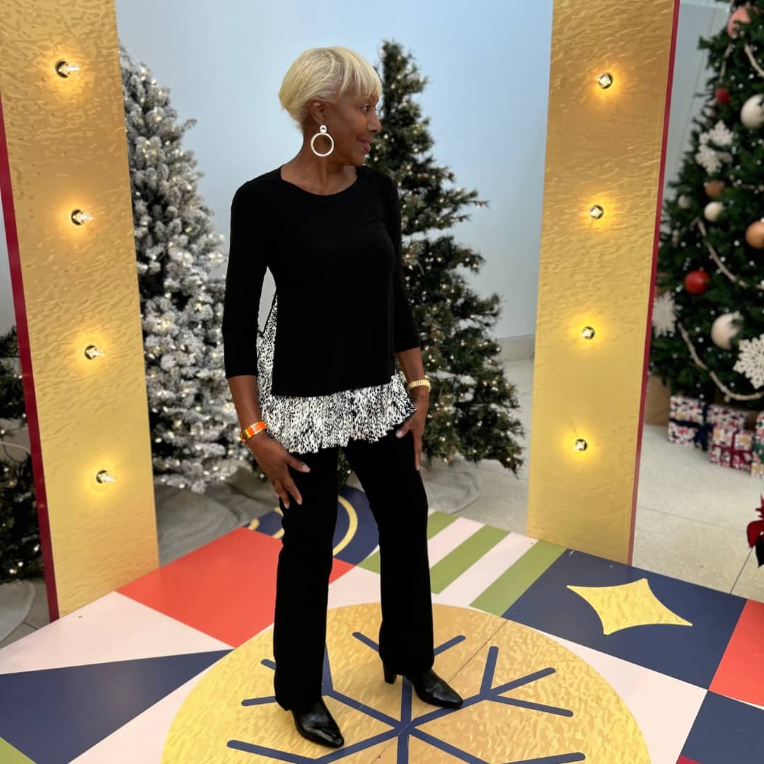 Renee Greenstein Age, Husband, Net Worth, Child, Clothing, Wiki ...