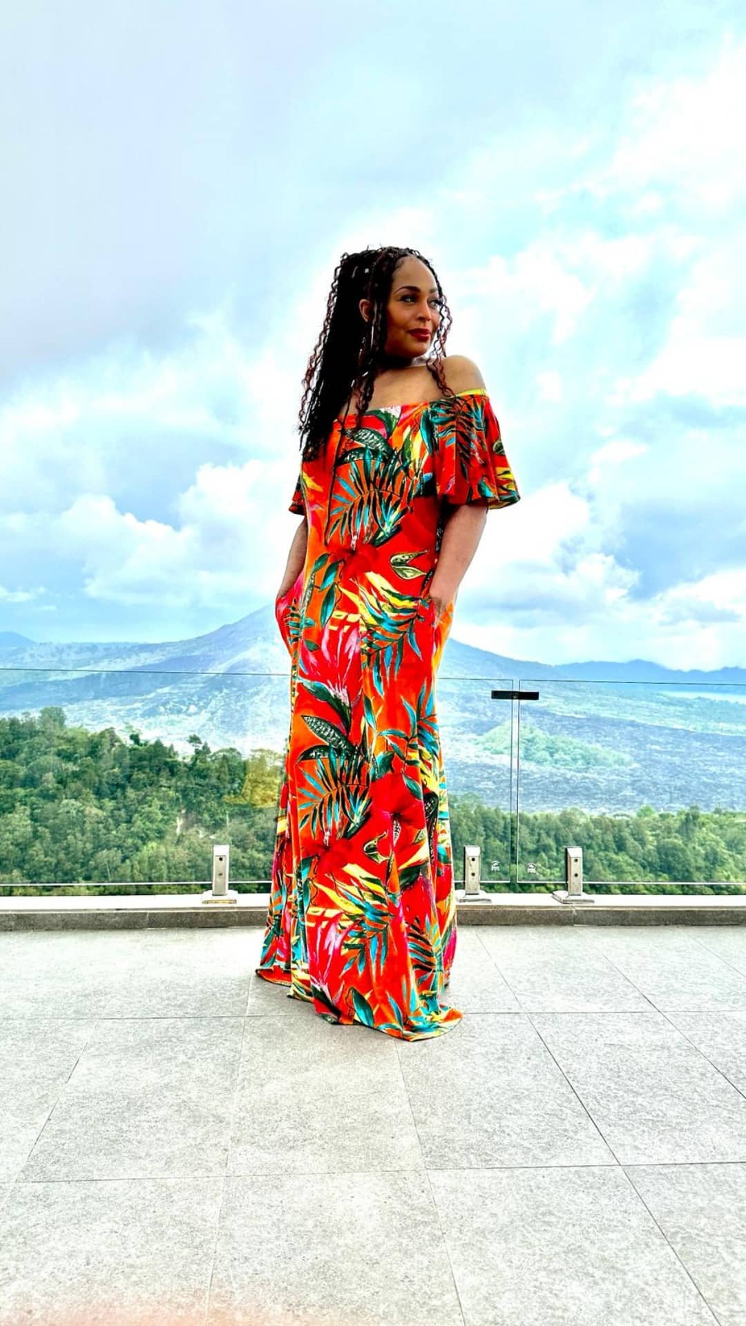 Renee Greenstein Age, Husband, Net Worth, Child, Clothing, Wiki ...