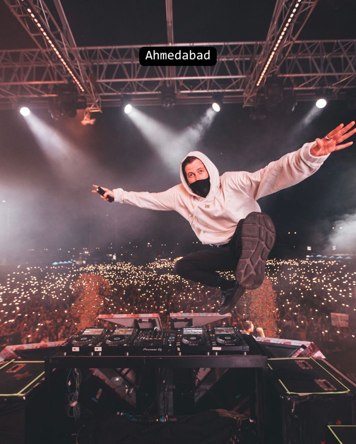 Alan Walker Biography, Net Worth, Early Life, Career, Girlfriend ...