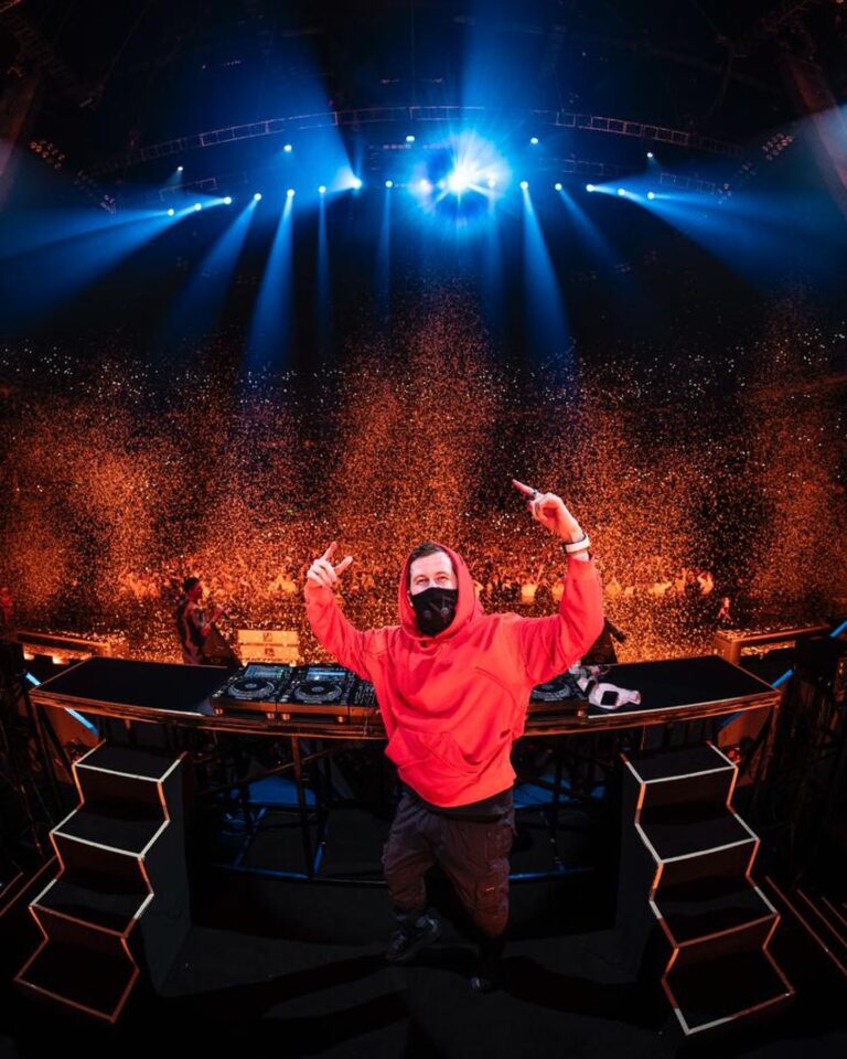 Alan Walker Biography, Net Worth, Early Life, Career, Girlfriend ...