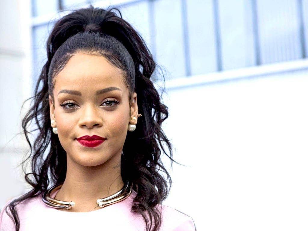 Rihanna Biography, Net Worth, Early Life, Career, Boyfriend