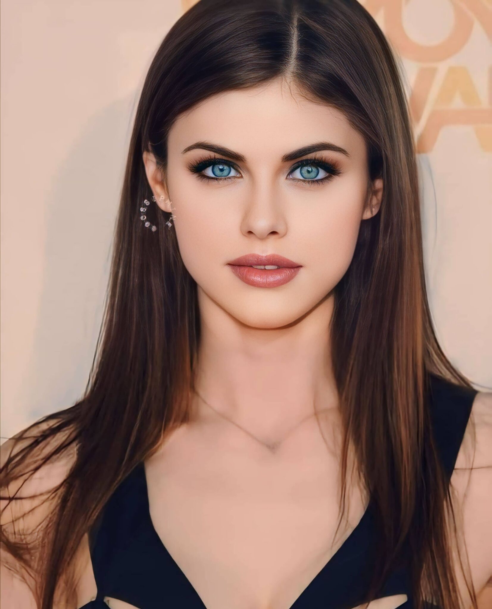 Alexandra Daddario Biography, Height, Age, Family, Husband, Net Worth ...