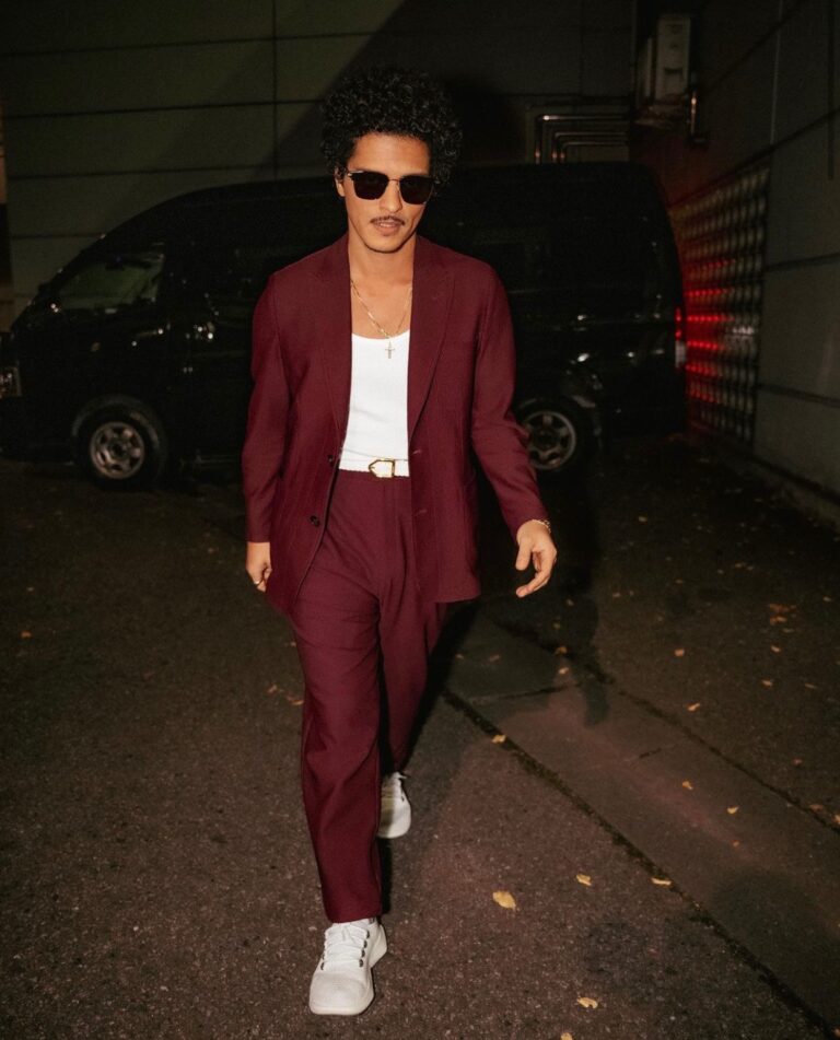 Bruno Mars Biography, Height, Age, Family, Girlfriend, Net Worth and ...