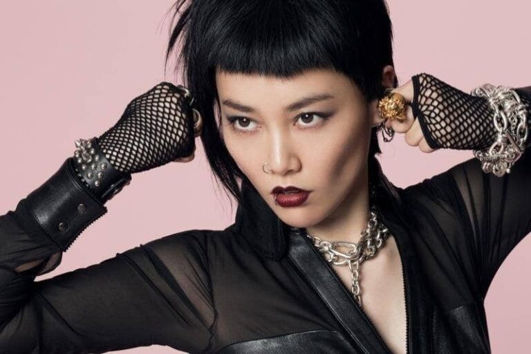 Rinko Kikuchi Biography, Height, Age, Family, Boyfriend, Net Worth and ...