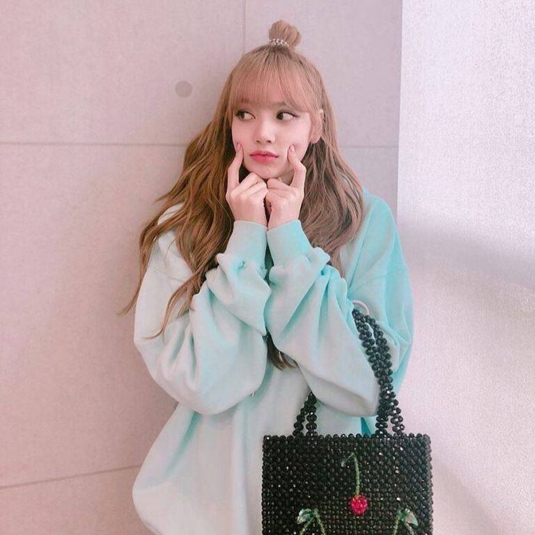 Lalisa Manobal Biography, Height, Age, Family, Boyfriend, Net Worth and ...