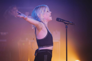 Carly Rae Jepsen Biography, Height, Age, Family, Boyfriend, Net Worth ...