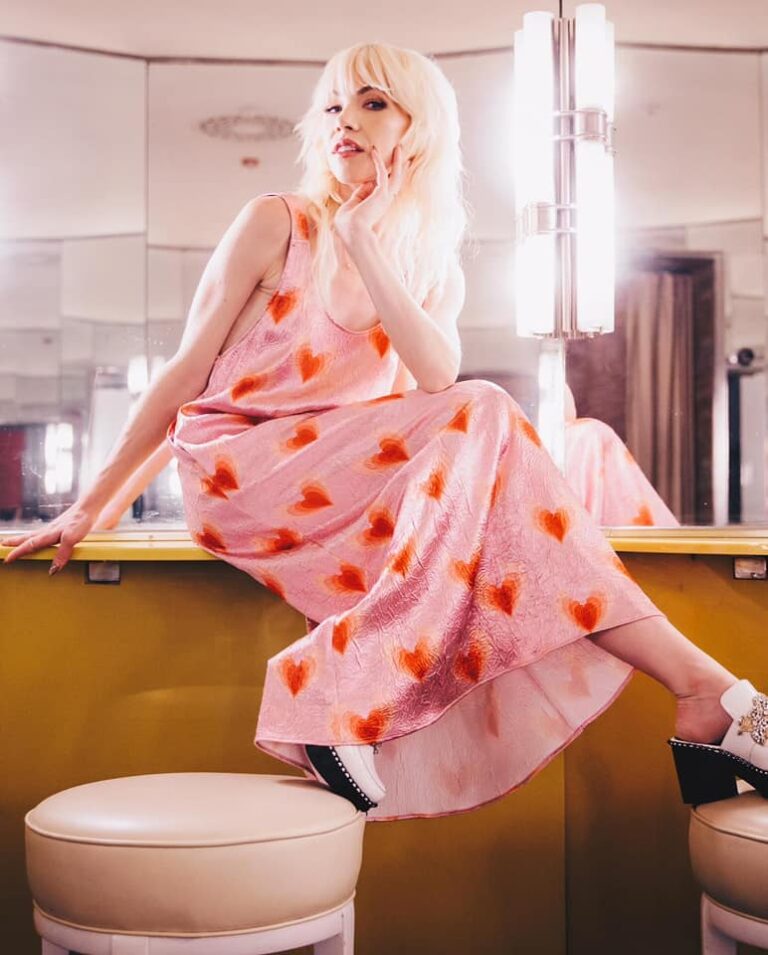 Carly Rae Jepsen Biography, Height, Age, Family, Boyfriend, Net Worth ...