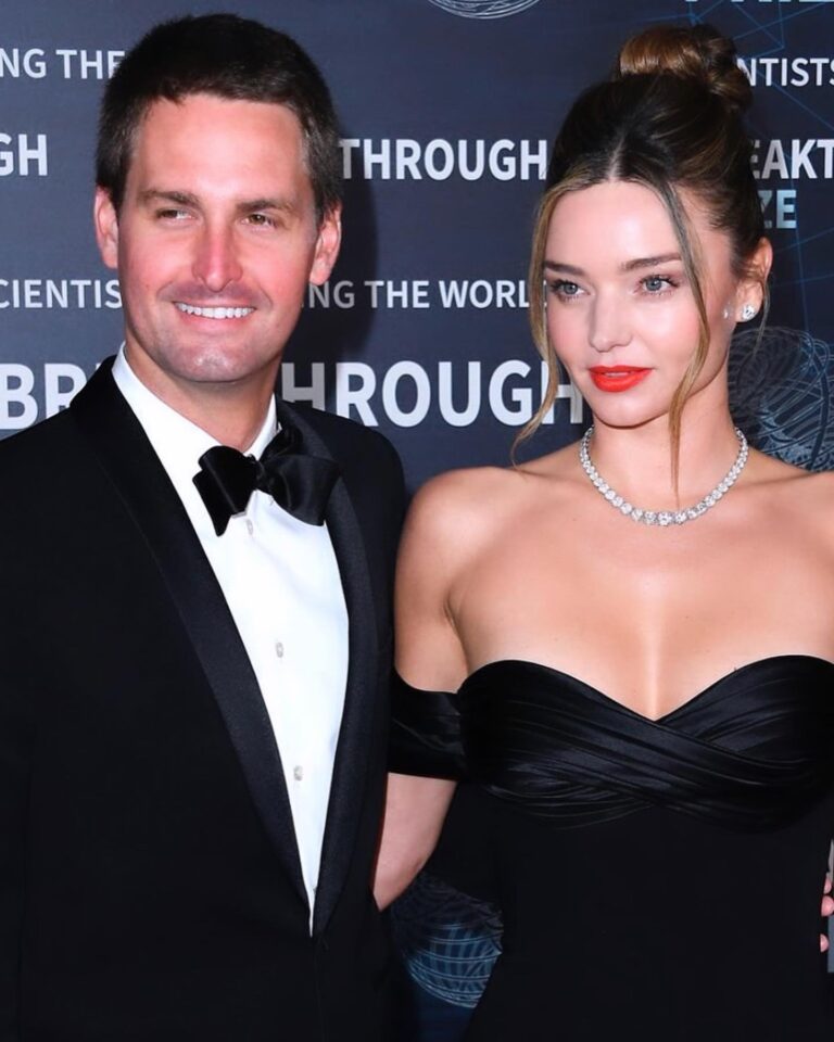Miranda Kerr Net Worth, Wiki, Height, Age, Family, Husband and Career ...
